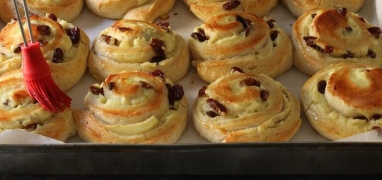 Raisin Danish pastries - Epicfoodz